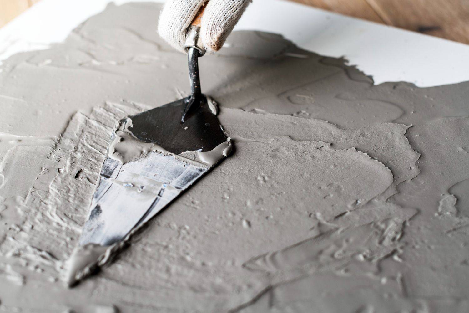 The Art of Plastering Walls: Beginner's Guide | Meoded Paint